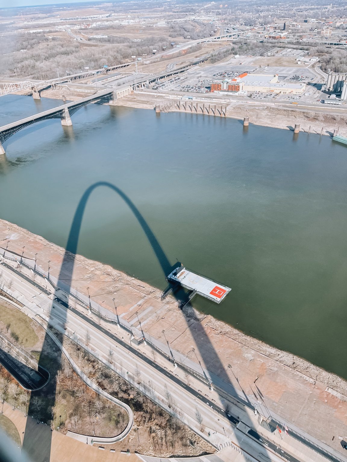 St Louis Arch Inside - Gateway Arch Travel Guide - Gateway Arch Photos ...